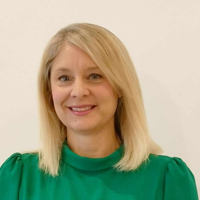 Sian Bundred | Director