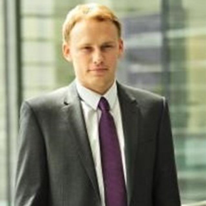 Simon R Carr | Associate Director