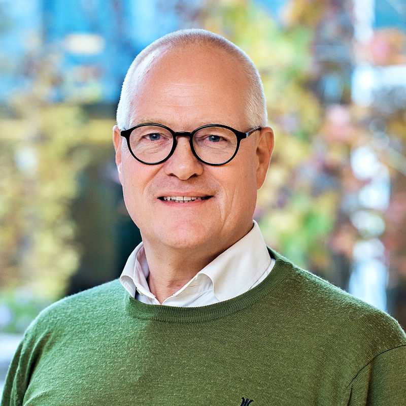 Henrik Knak | Director